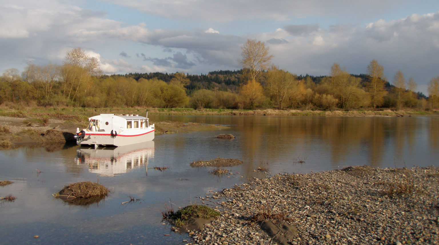 The Escargot canal cruiser - Small Boats Magazine