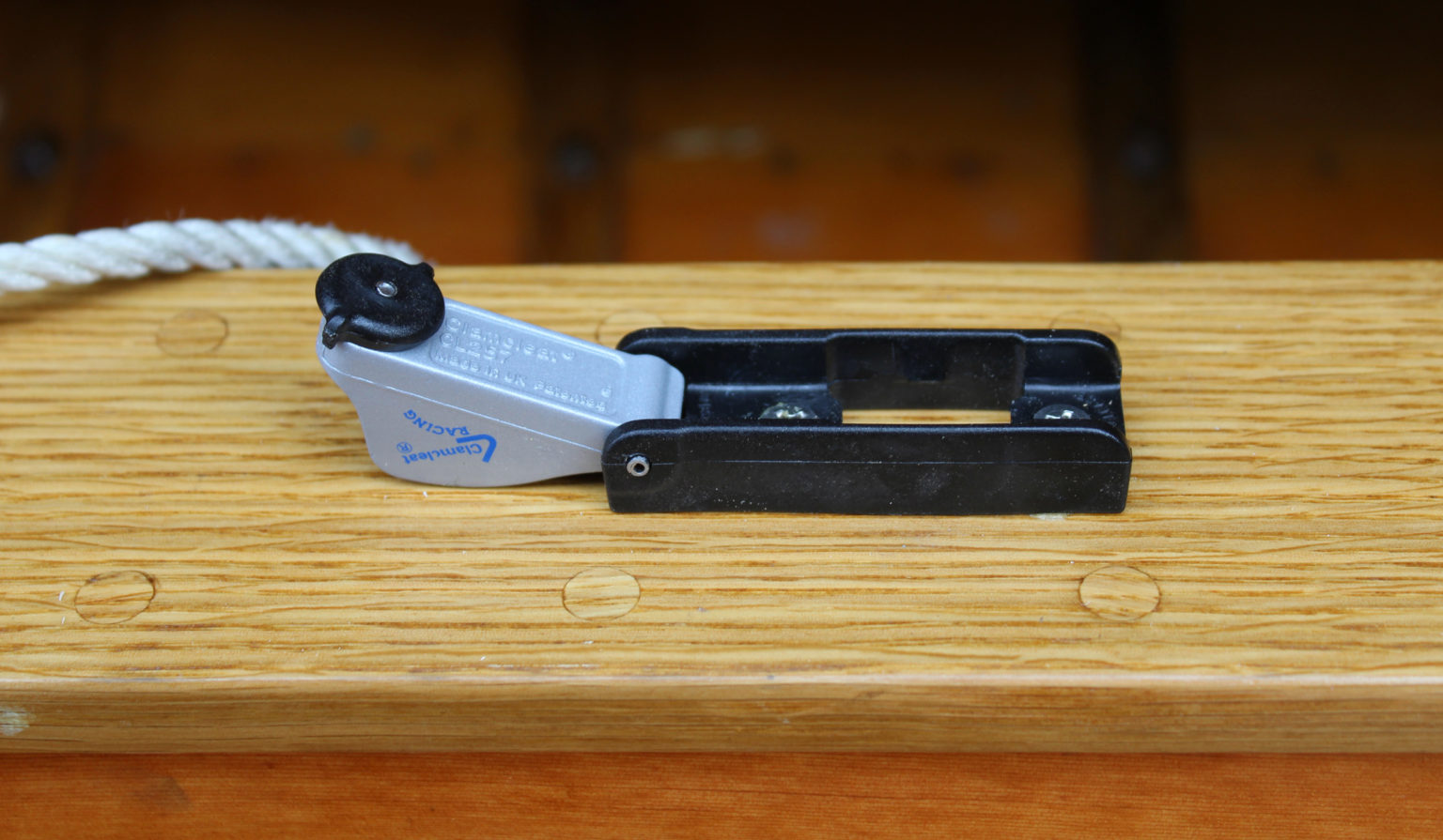 An Auto-Release Cleat | Small Boats